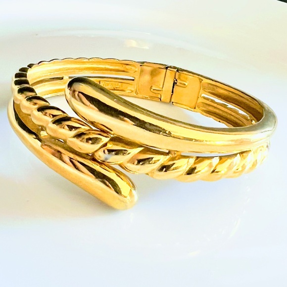 Trifari | Jewelry | Crown Trifari Matte Gold Plated Twisted Greek Key ...